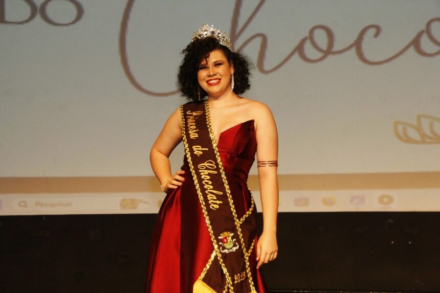 Emilly Silva é eleita Princesa do Chocolate 2025