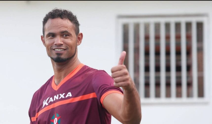 Goleiro Bruno: Ex-jogador se desentende com filho e jovem fala pela 1ª vez